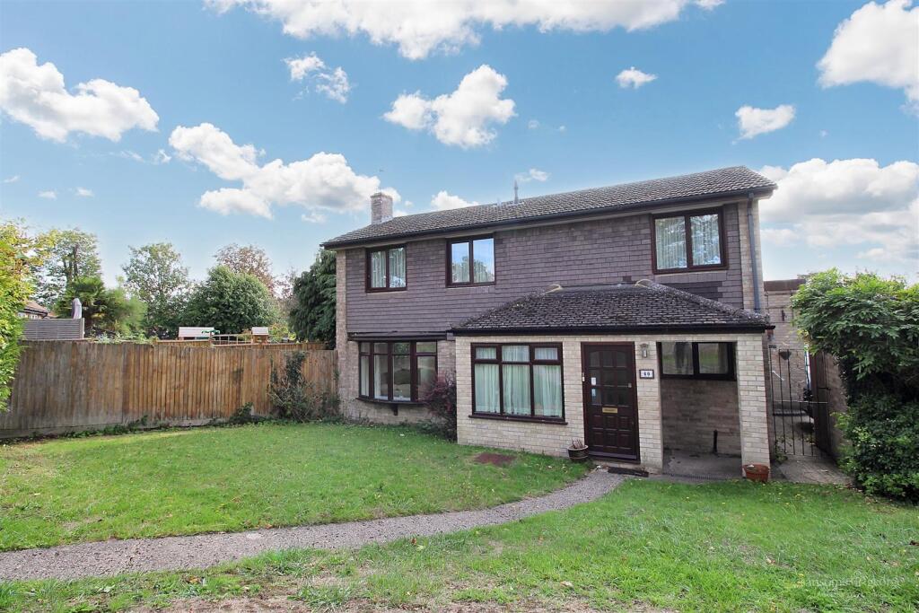 4 bedroom detached house for sale in Fircroft Close, Tilehurst, Reading ...