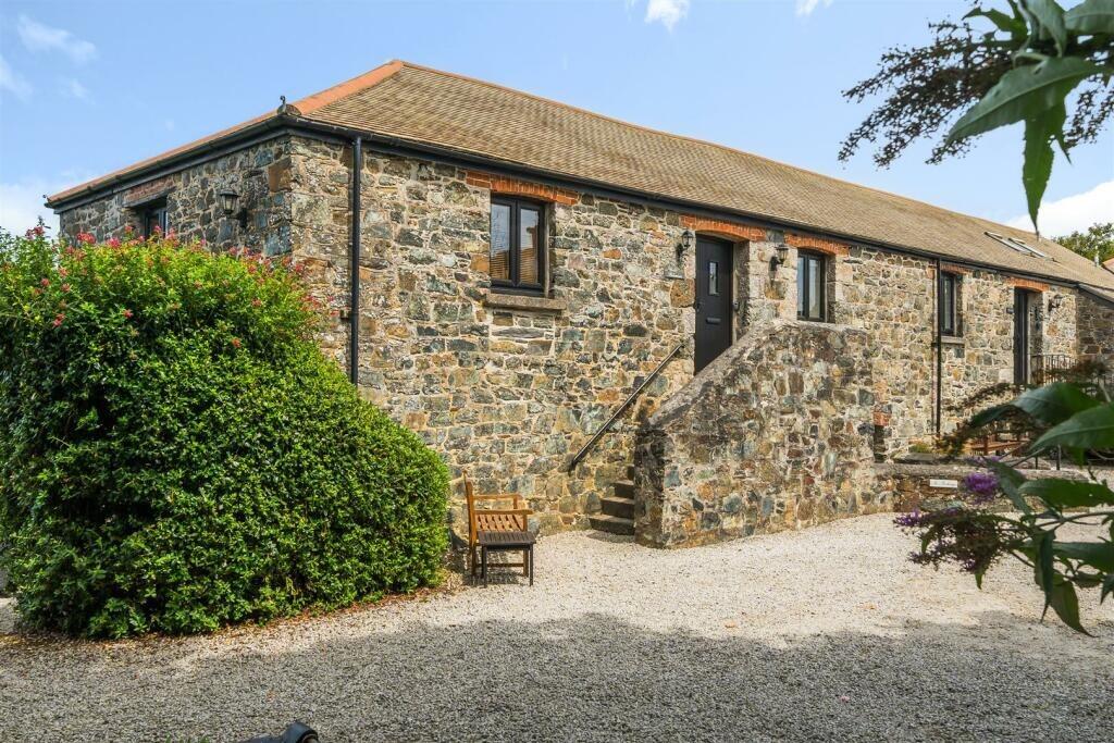 2 bedroom barn conversion for sale in Charming barn conversion, Mullion ...