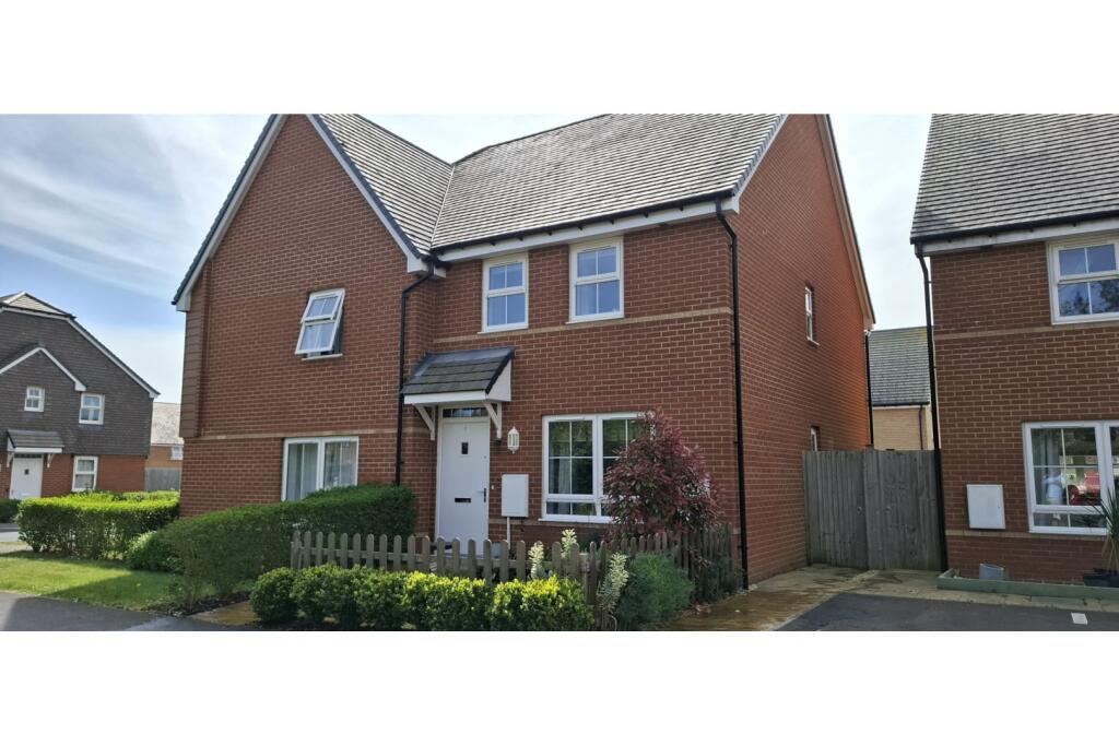 2 bedroom semi-detached house for sale in Luck Road, Southampton, SO31