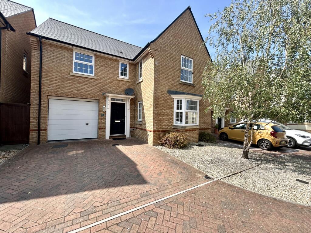 4 bedroom detached house for sale in Frobisher Road, Yeovil, BA21
