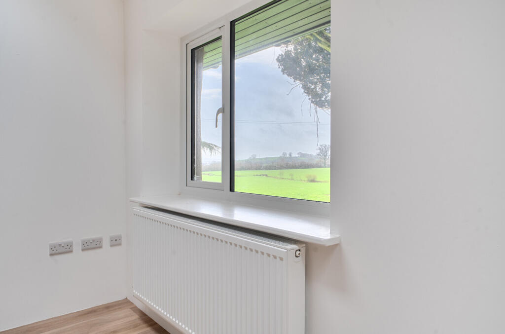 3-bedroom Semi-Detached for rent in Cullompton EX15, Growen Lane. Pid ...