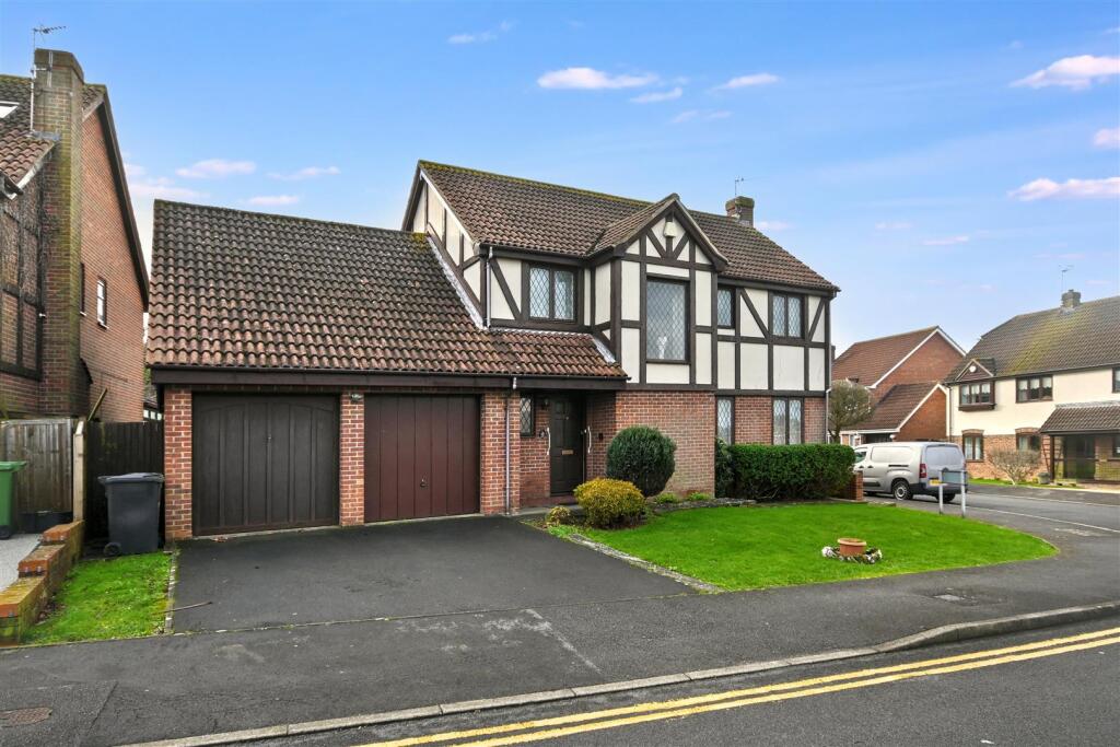 4 bedroom detached house for sale in Mendip Avenue, Eastbourne, BN23