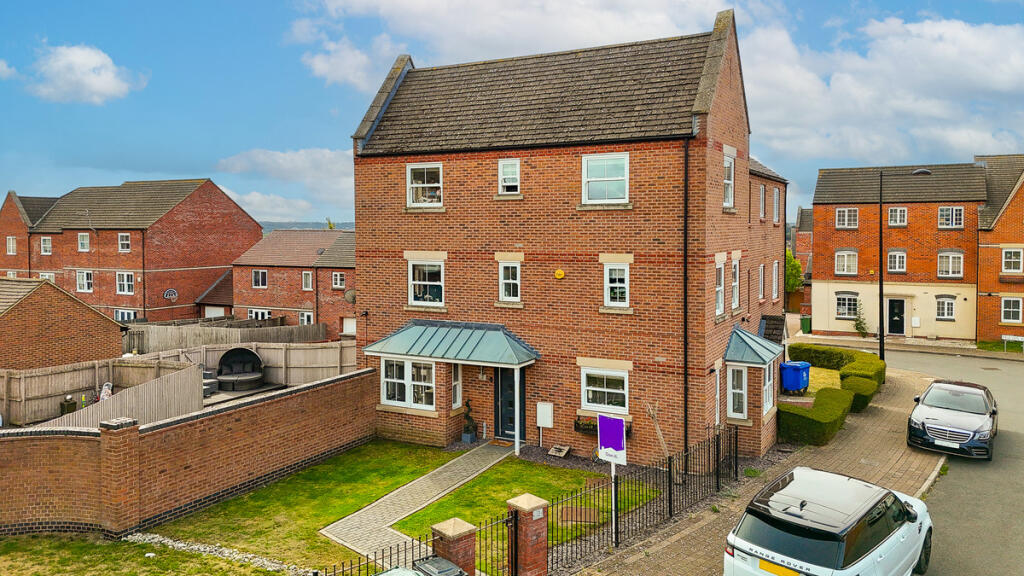 4 bedroom semi-detached house for sale in Field Leys Way, Birstall, LE4