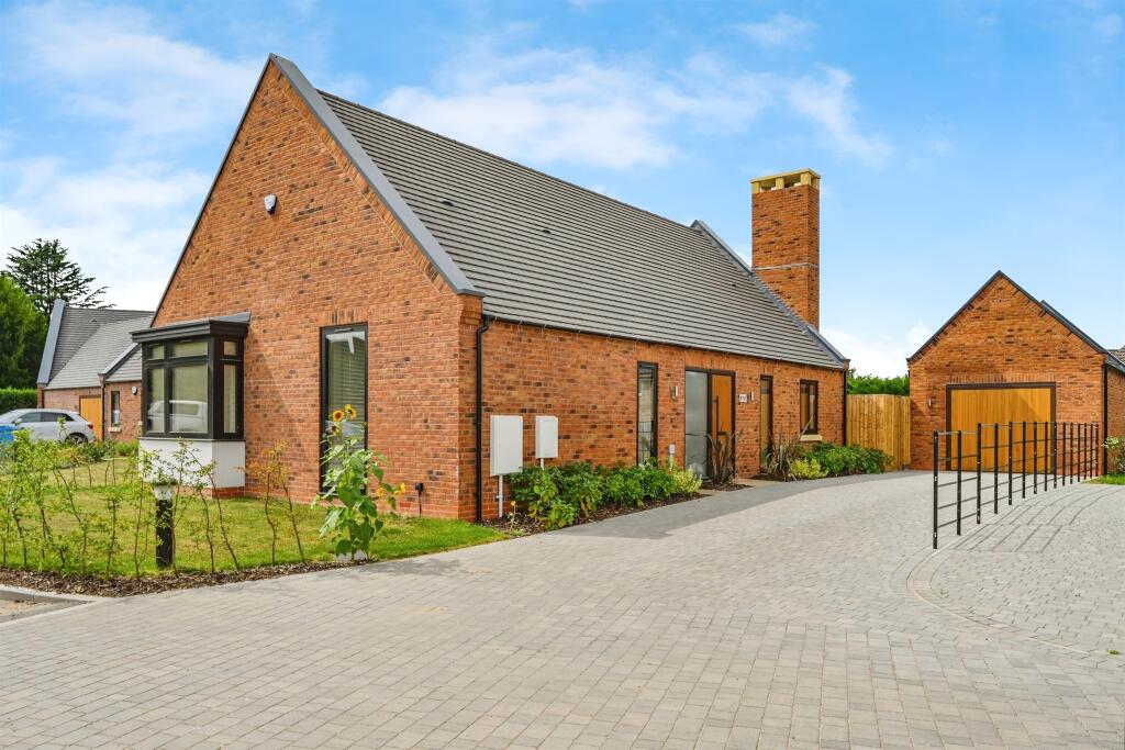 3 bedroom detached bungalow for sale in Church Croft, Mickleover, Derby ...