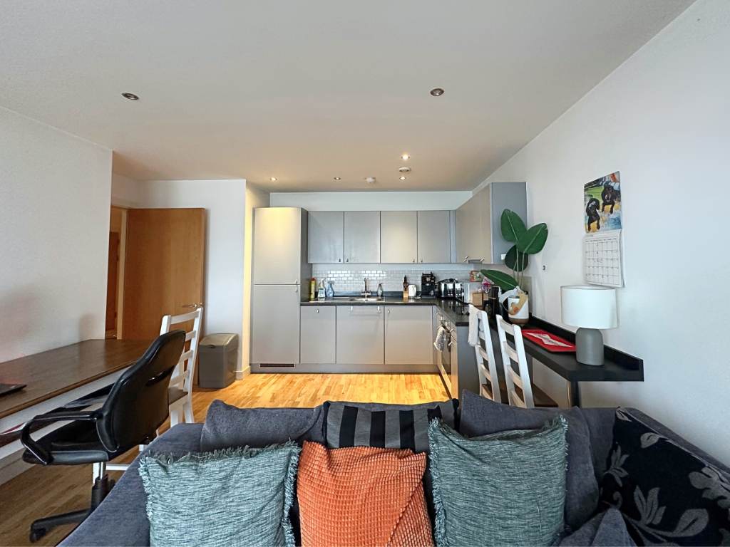 2 bedroom apartment for sale in 104 Alexandra Tower, 19 Princes Parade ...