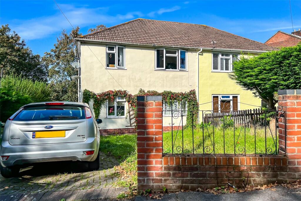 2 bedroom maisonette for sale in Peartree Close, Southampton, Hampshire ...