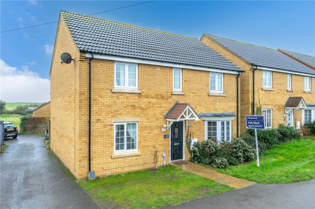 4 bedroom detached house for sale in College Road, Cranwell Village ...