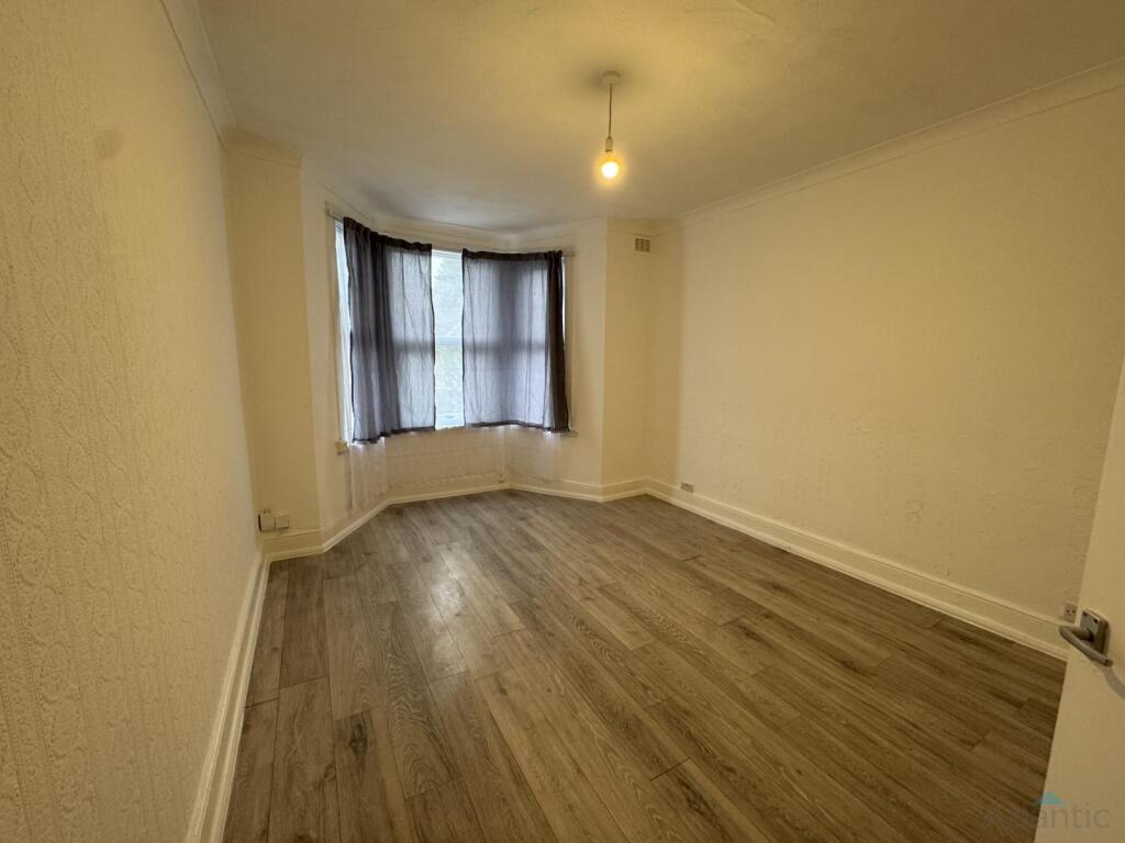 2 bedroom flat for rent in Argyle Road, Ilford, IG1