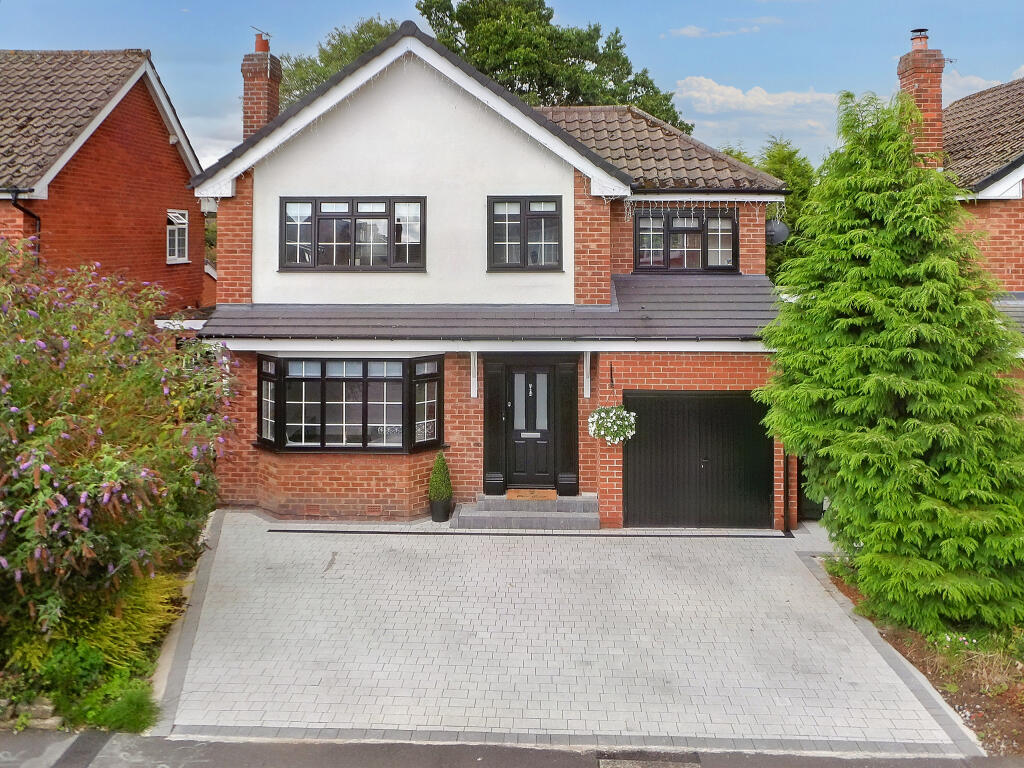 4 bedroom detached house for sale in Marlborough Avenue, Cheadle Hulme, SK8