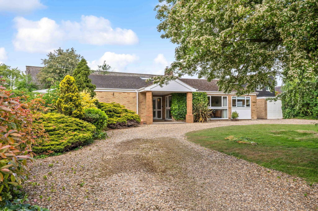 4 bedroom detached bungalow for sale in Habitat, Rectory Close ...