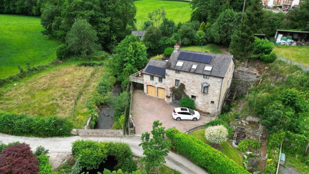 3 bedroom character property for sale in Pwllglas, Ruthin, LL15
