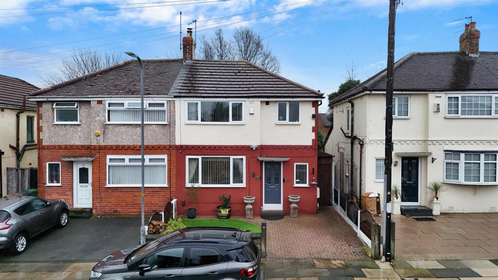 3 bedroom semi-detached house for sale in Parkfield Avenue, Netherton ...