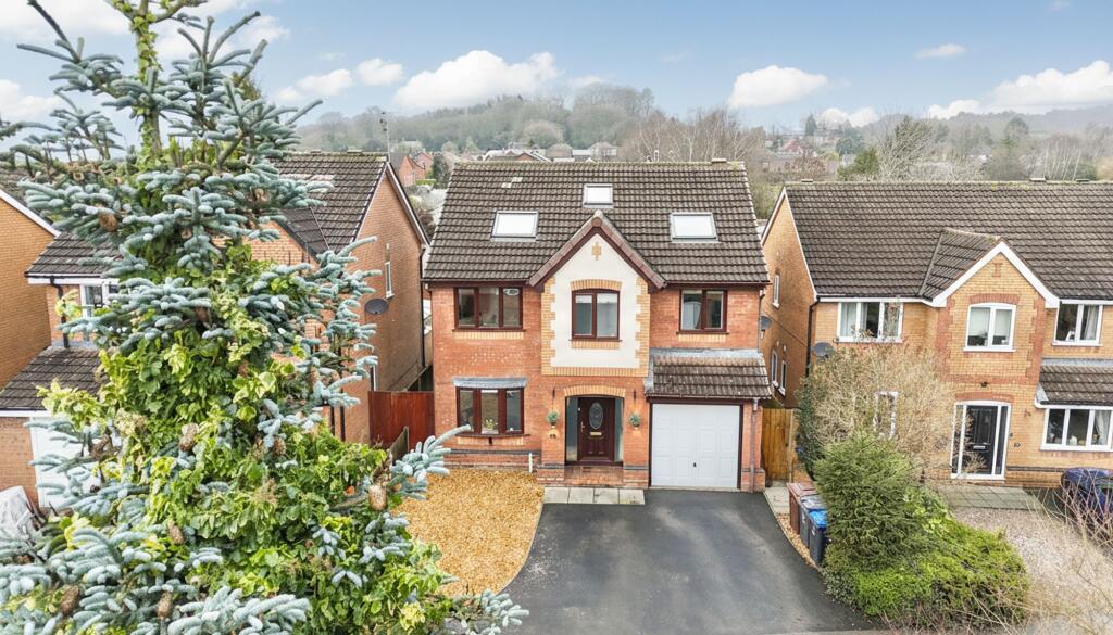 6 bedroom detached house for sale in Austin Close, Cheadle, ST10