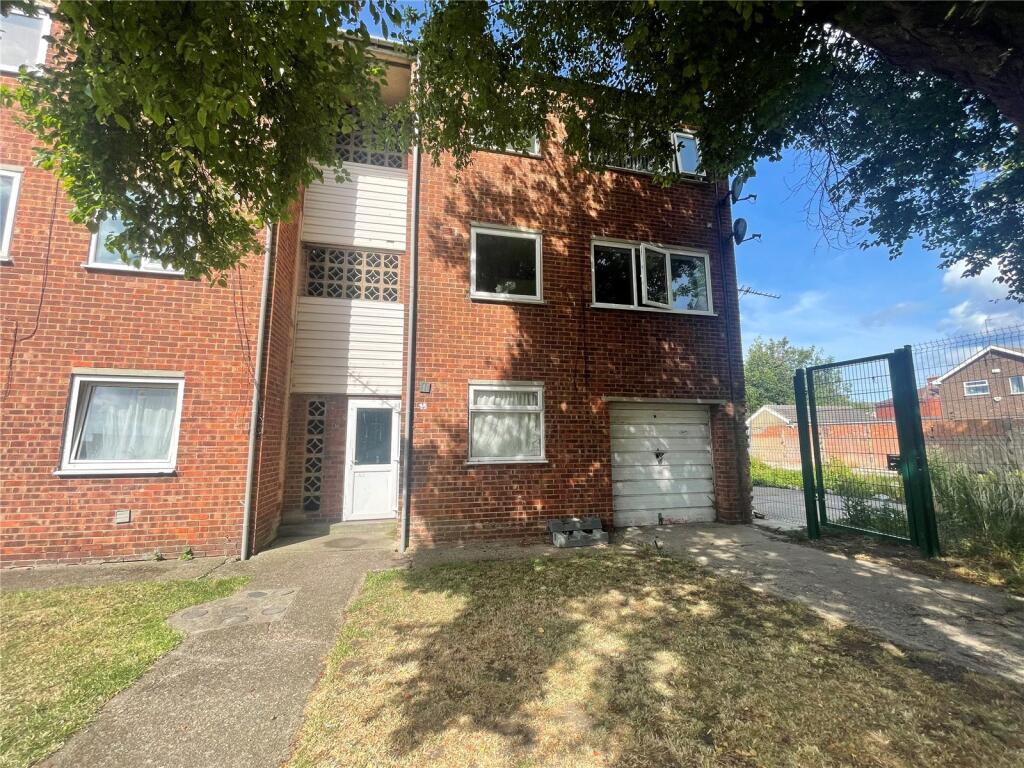 2 bedroom apartment for sale in Thorgam Court, Grimsby, Lincolnshire, DN31