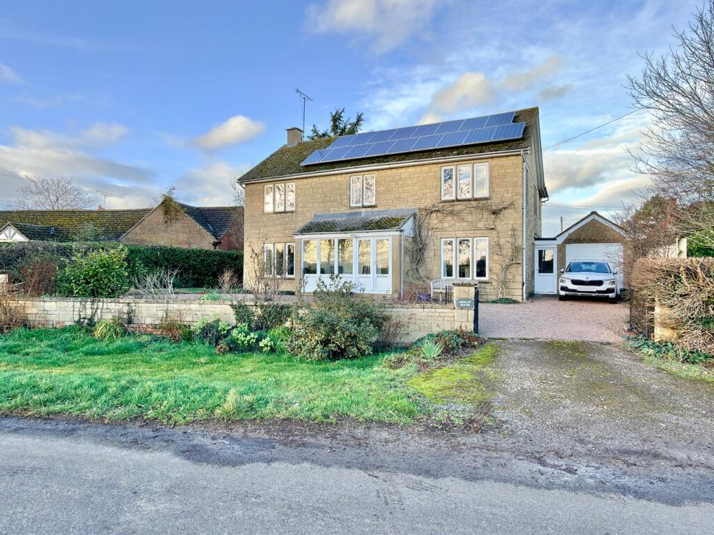 4 bedroom detached house for sale in Bushley, Tewkesbury, GL20