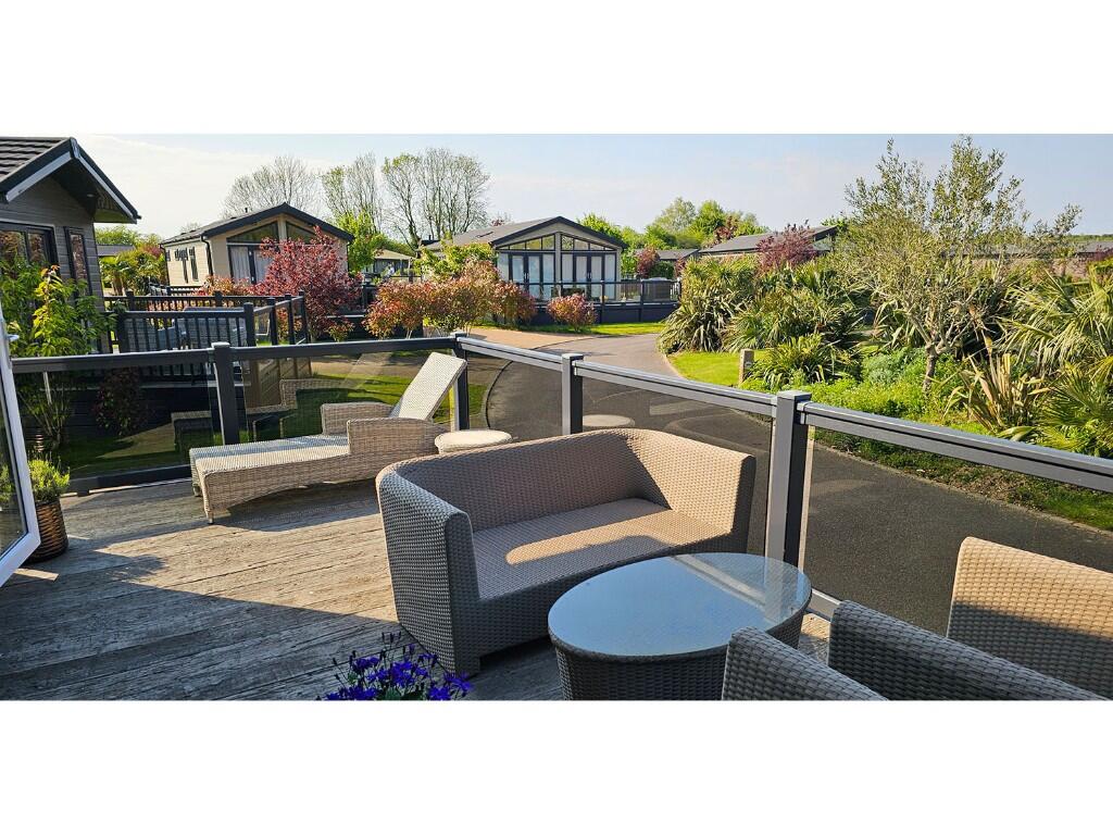 2 bedroom lodge for sale in Willow Brook, Foxhunter Holiday Park ...