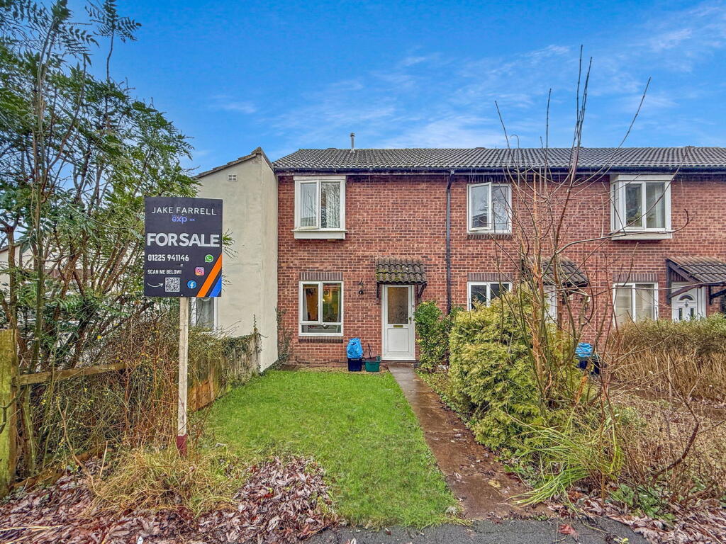 3 bedroom terraced house for sale in Laburnum Close, Frome, BA11