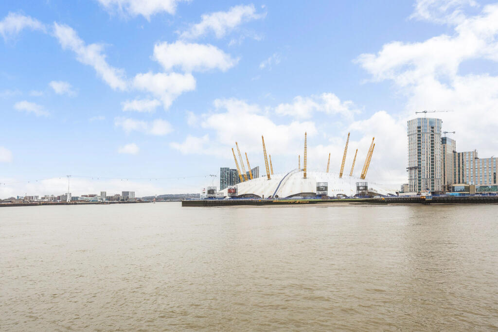 1 bedroom flat for sale in 5 Prime Meridian Walk, London, E14