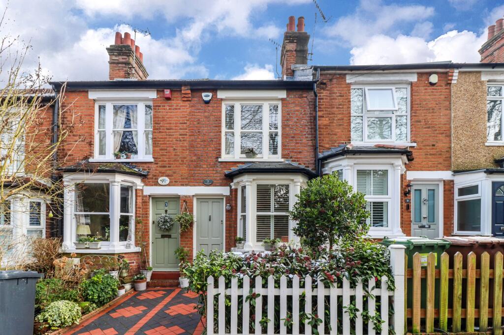 2 bedroom terraced house for sale in Victoria Road, Bushey, WD23