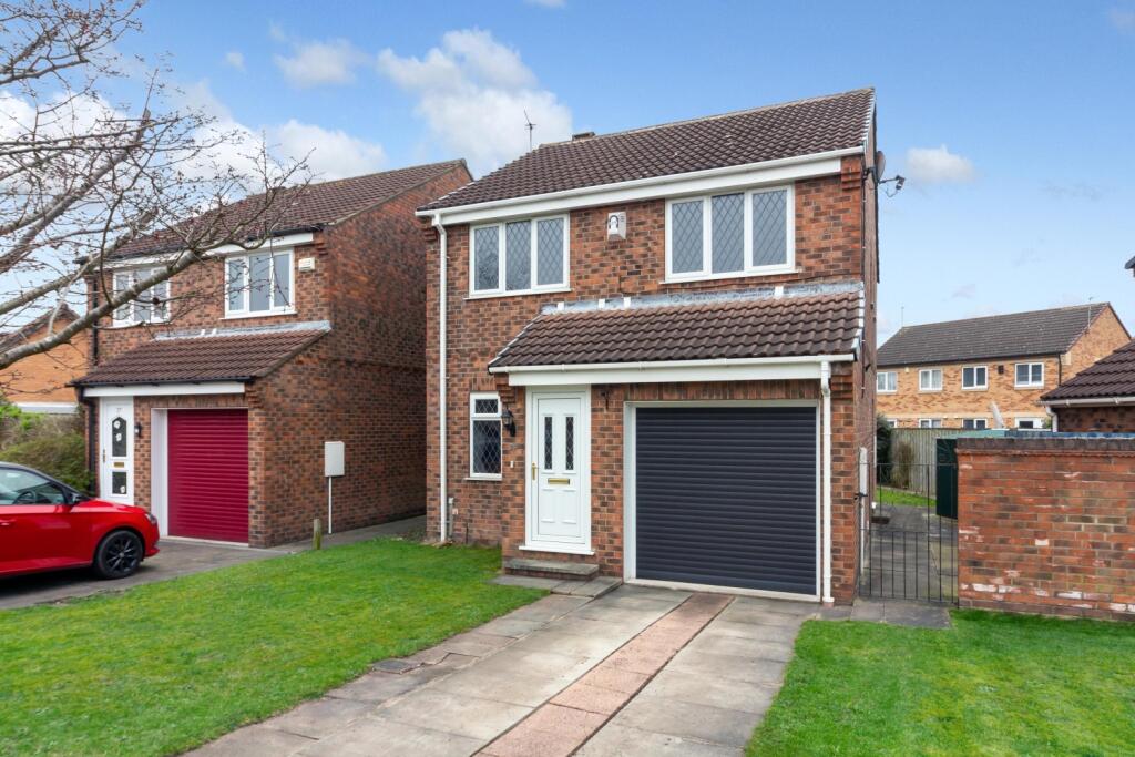 3 bedroom detached house for sale in Ebsay Drive, York, North Yorkshire ...