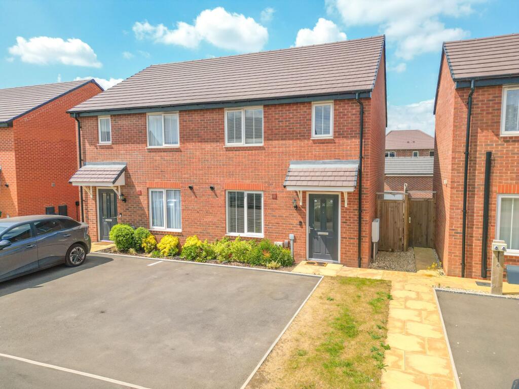 3 bedroom semi-detached house for sale in Tedder Grove, Nuneaton, CV11