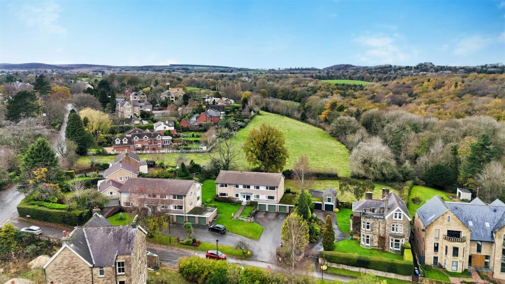 2 bedroom apartment for sale in Ryecroft Glen Road, Dore, Sheffield, S17