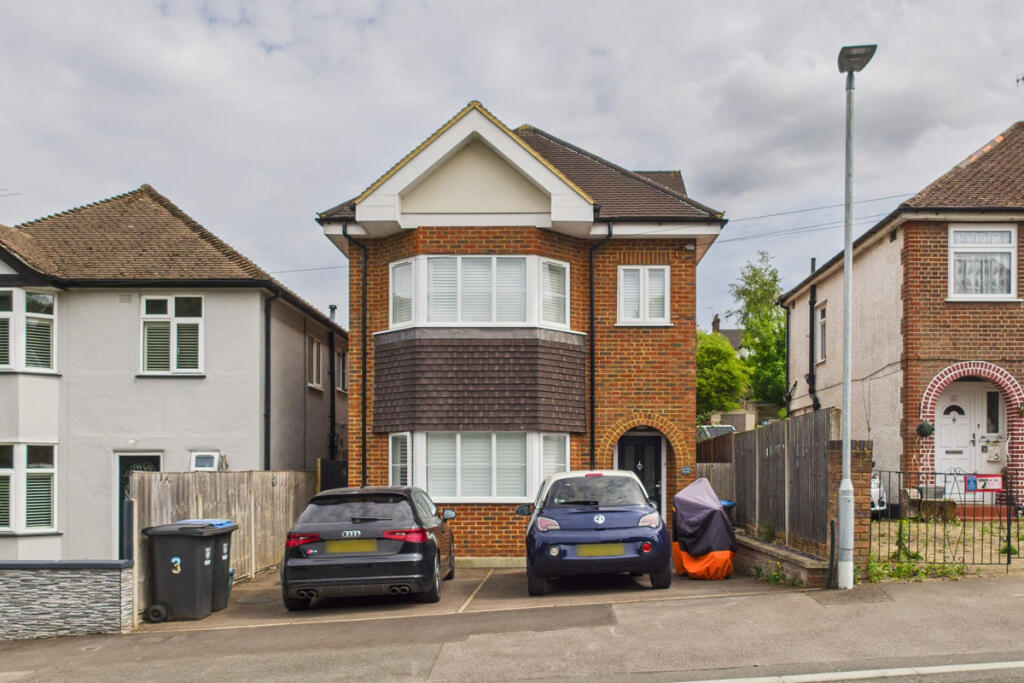 2 bedroom maisonette for sale in West Valley Road, Manor Estate, HP3