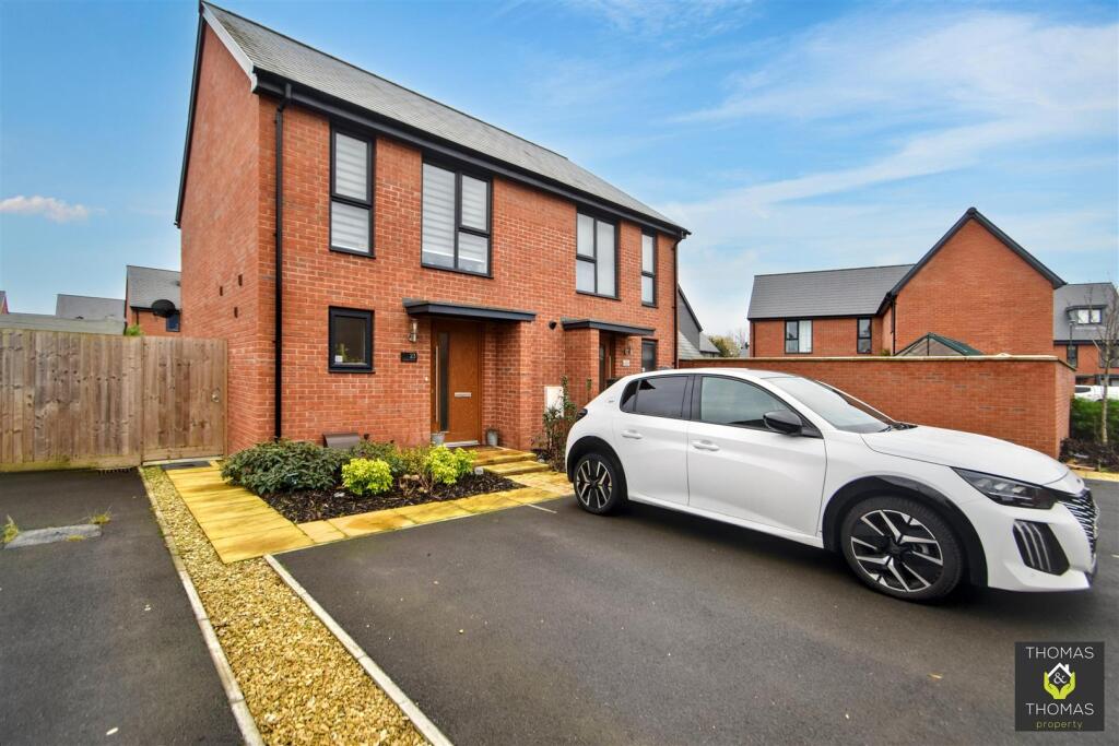 2 bedroom semi-detached house for sale in Vickers Close, Innsworth ...