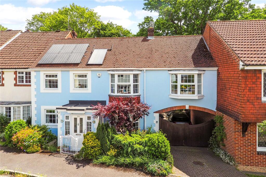 4 bedroom terraced house for sale in Grenehurst Way, Petersfield ...