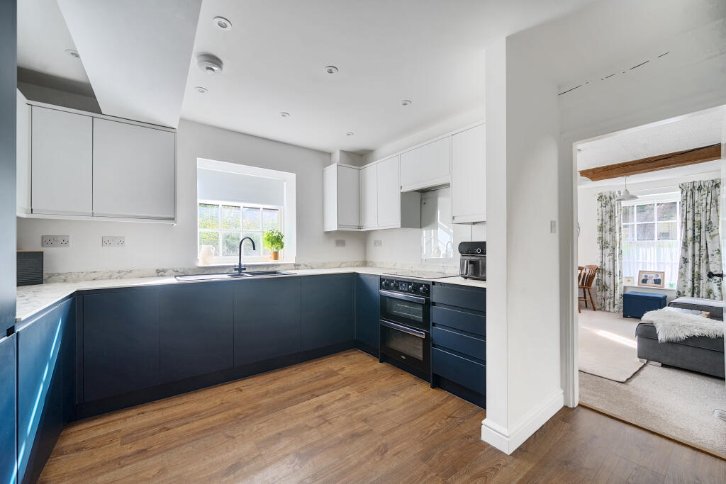 4 bedroom end of terrace house for sale in East Street, Rogate, GU31