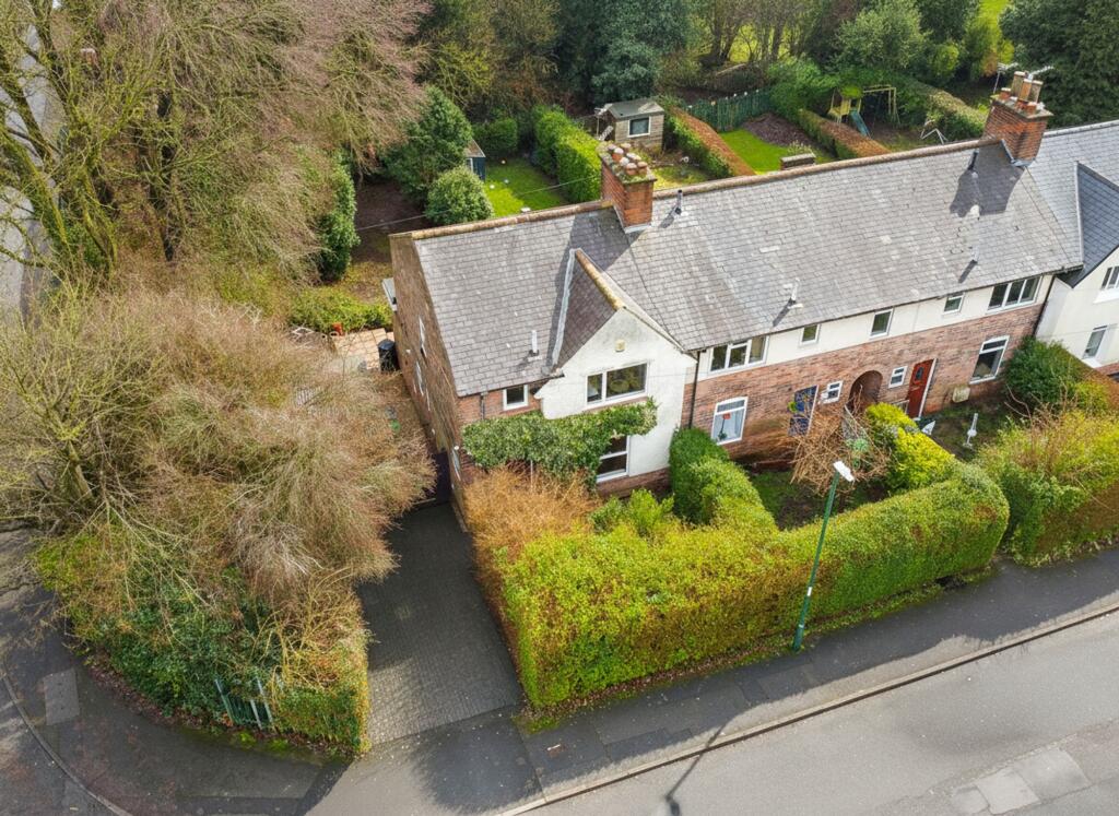 3 bedroom end of terrace house for sale in Caunton Avenue, Nottingham, NG3