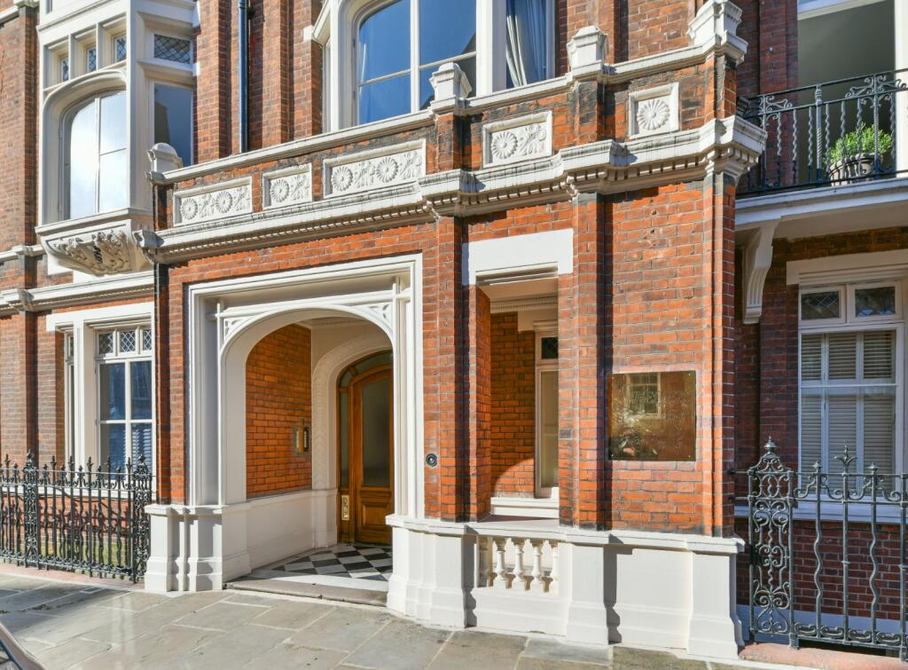 4 bedroom flat for sale in Shelley Court, Tite Street, Chelsea, London, SW3