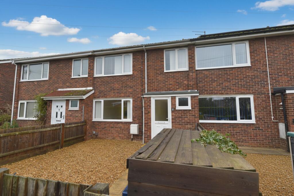 4 bedroom terraced house for sale in Spinney Way, St. Ives, PE27