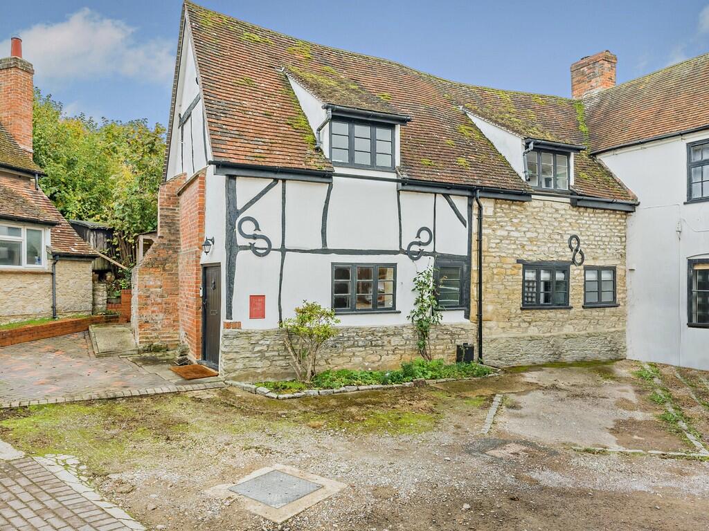4 bedroom cottage for sale in Tiddington, Thame, OX9