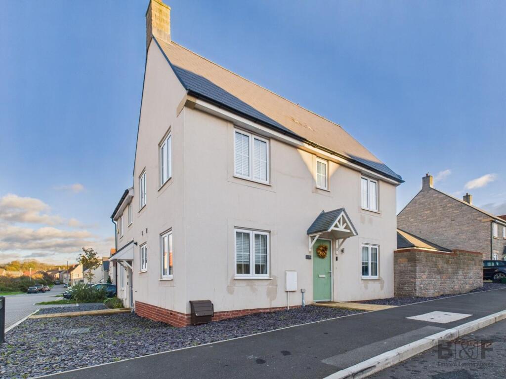 3 bedroom semi-detached house for sale in Sundew Road, Lyde Green, BS16