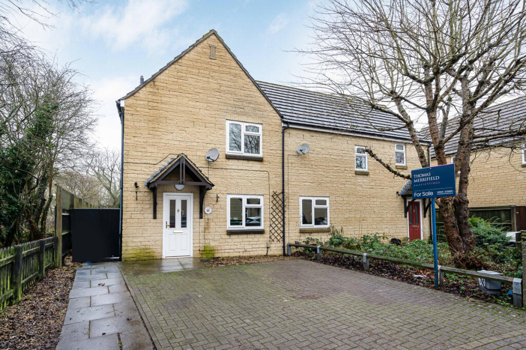 3 bedroom semi-detached house for sale in Croxford Gardens, Kidlington, OX5