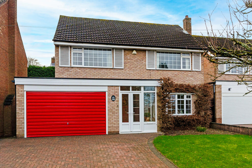4 bedroom detached house for sale in Radbourn Drive, Sutton Coldfield, B74