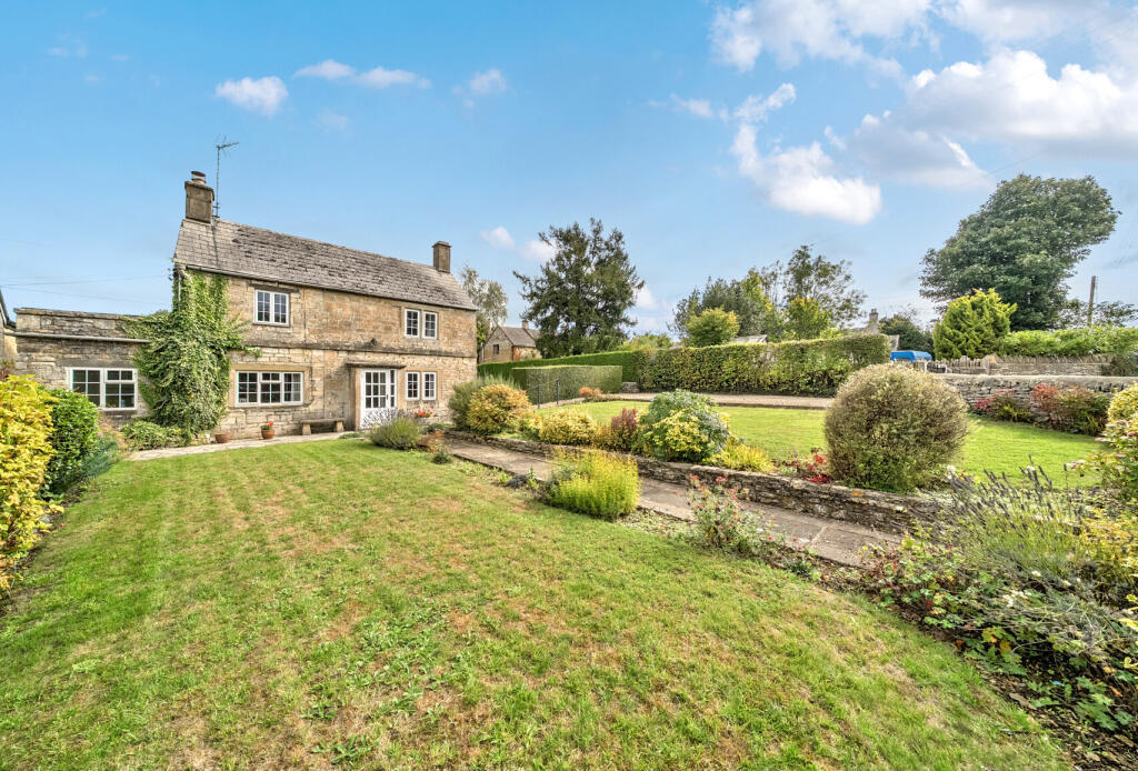 4 bedroom detached house for sale in Eastcombe, Stroud, Gloucestershire ...