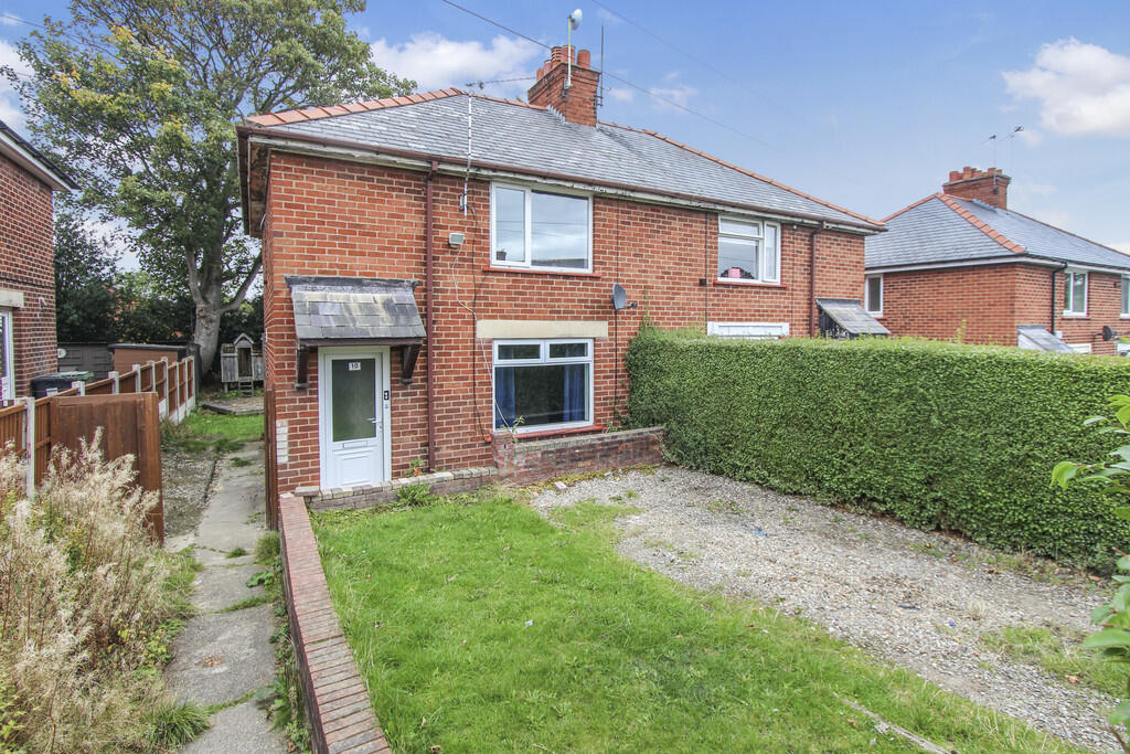 3 bedroom semi-detached house for sale in Heol Celyn, Coedpoeth, LL11