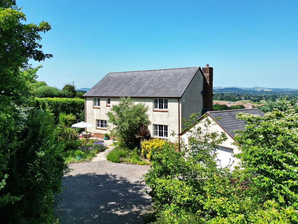 4 bedroom detached house for sale in Park Lane, Exeter, EX4