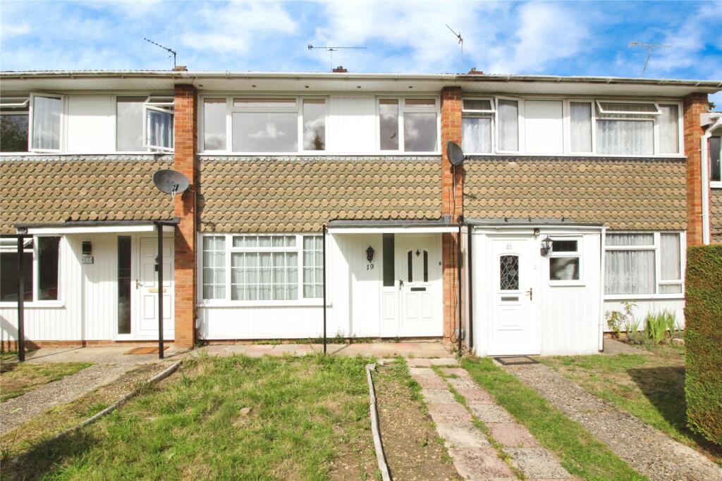 3 bedroom terraced house for sale in Savernake Close, Tilehurst ...