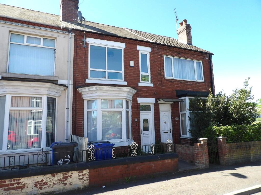 3 bedroom terraced house for rent in Coronation Road,Balby,Doncaster, DN4