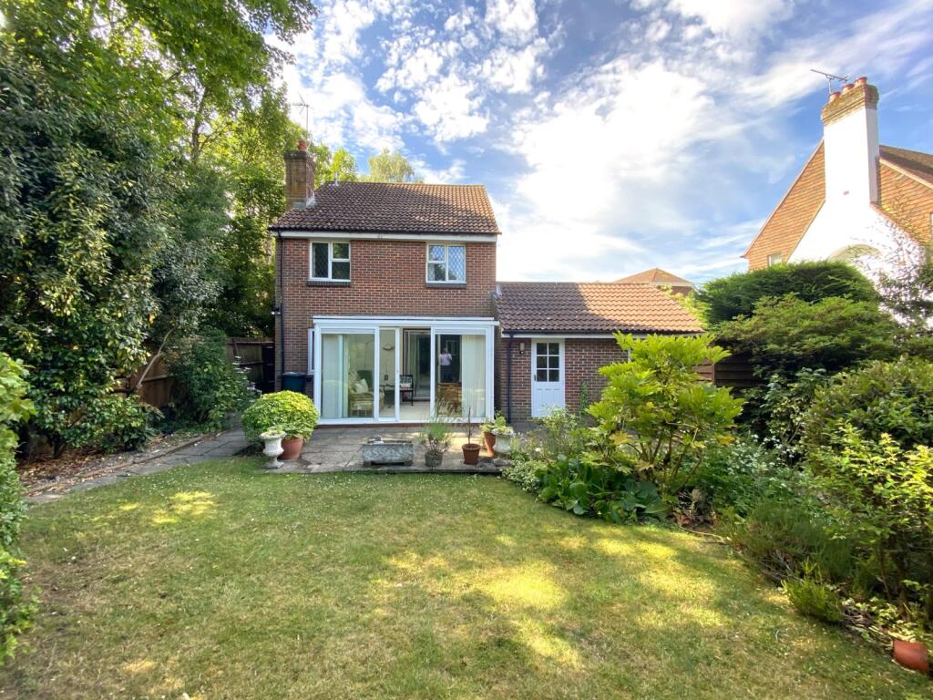 4 bedroom detached house for sale in Grenehurst Way, Petersfield ...
