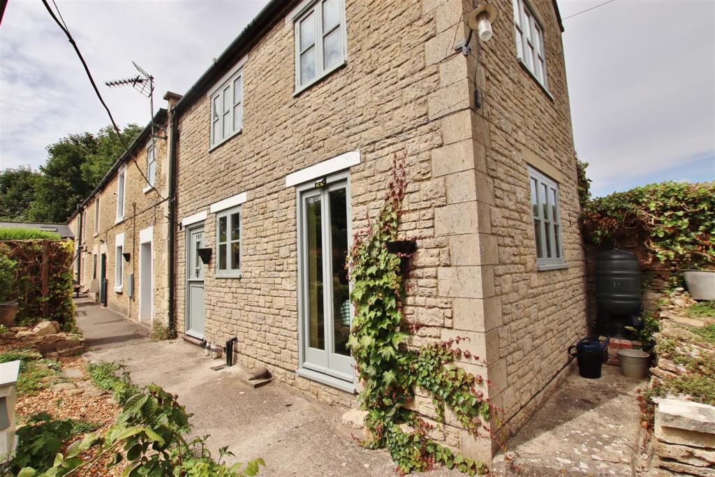 3 bedroom semi-detached house for sale in Woolley Street, Bradford-On ...