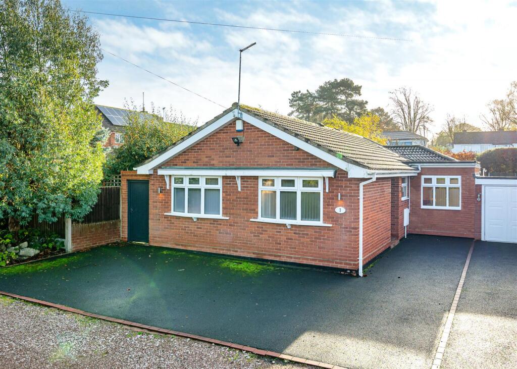 4 bedroom bungalow for sale in 1 The Drive, Codsall, Wolverhampton, WV8 ...