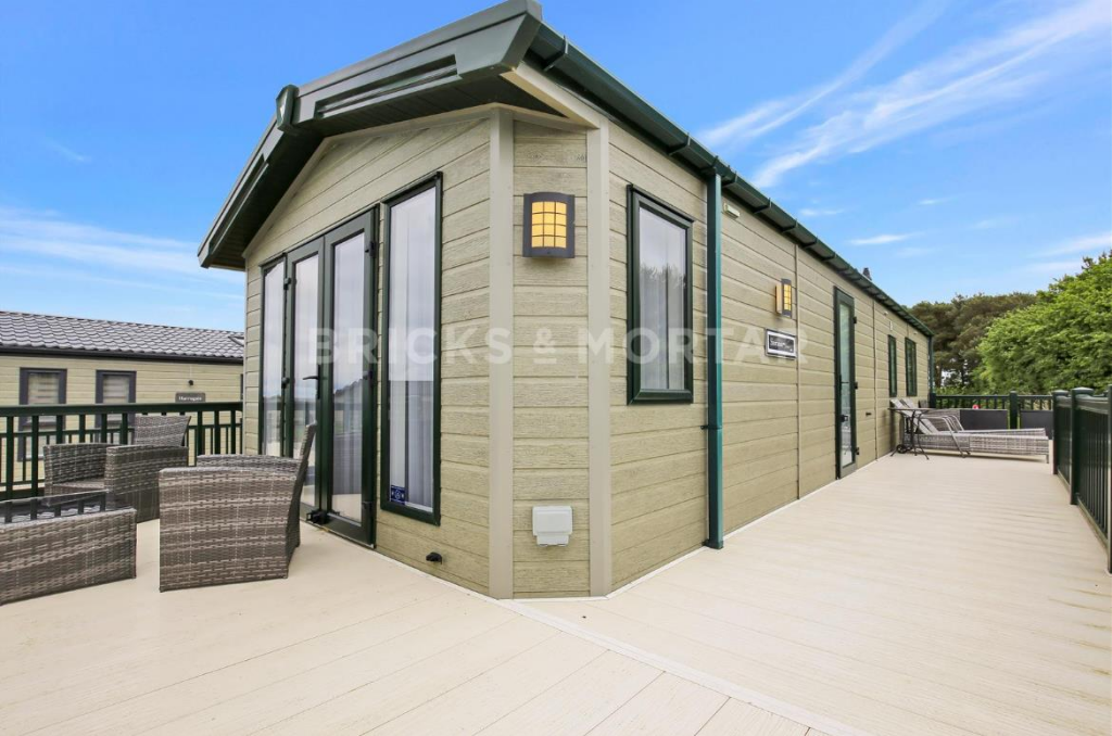 2 bedroom mobile home for sale in Heathergate Country Park, Lowgate ...