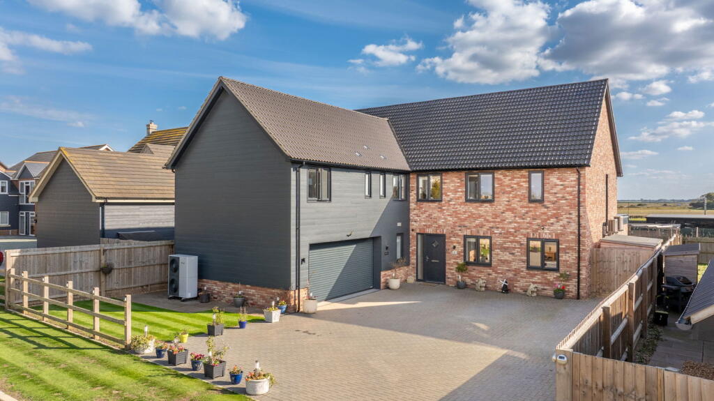 7 bedroom detached house for sale in May Meadows, Doddington, PE15 0WJ ...