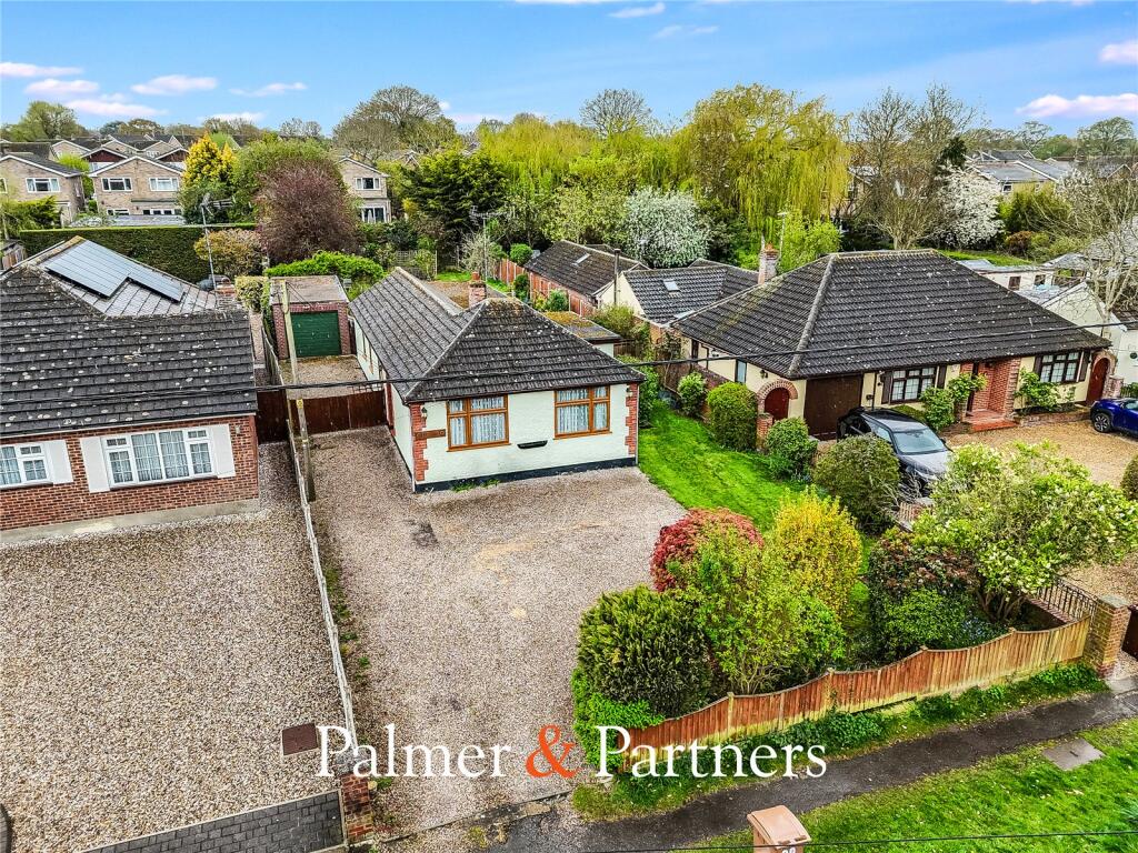 3 bedroom bungalow for sale in Priory Road, Bicknacre, Chelmsford ...