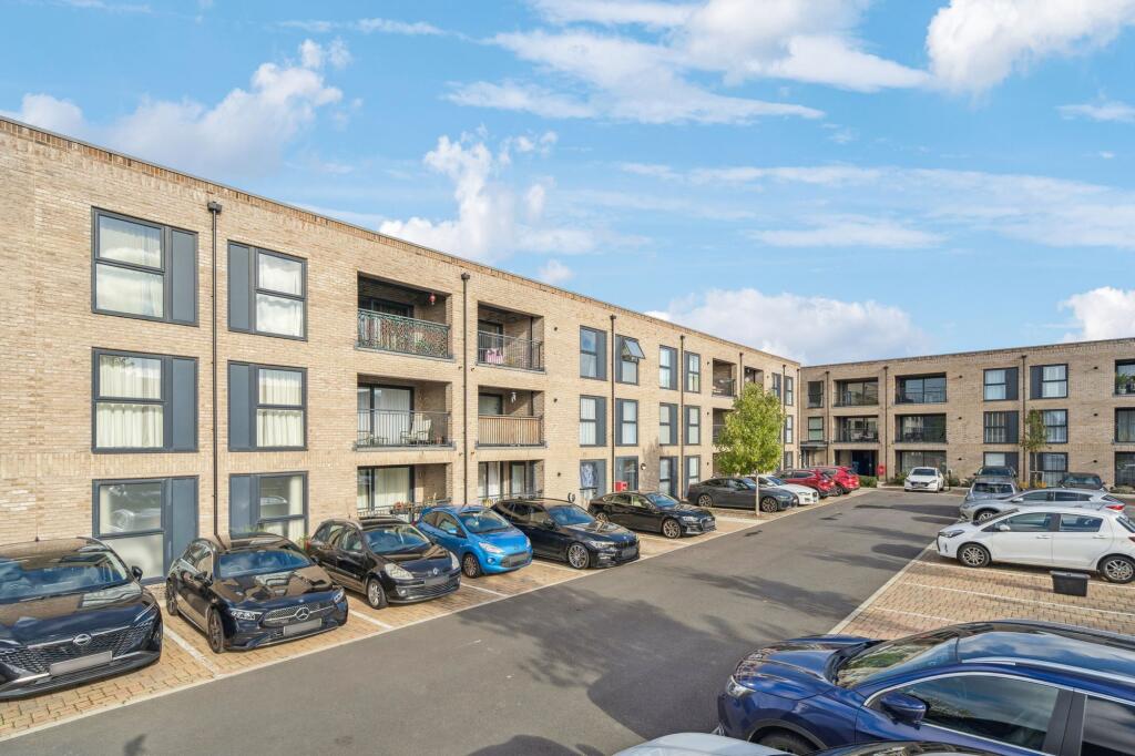 2 bedroom apartment for sale in Bourne Court, South Ruislip, HA4