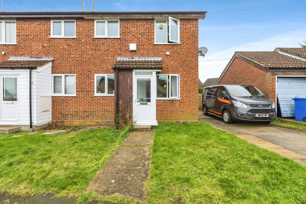 1 bedroom semi-detached house for sale in Gainsborough Drive ...